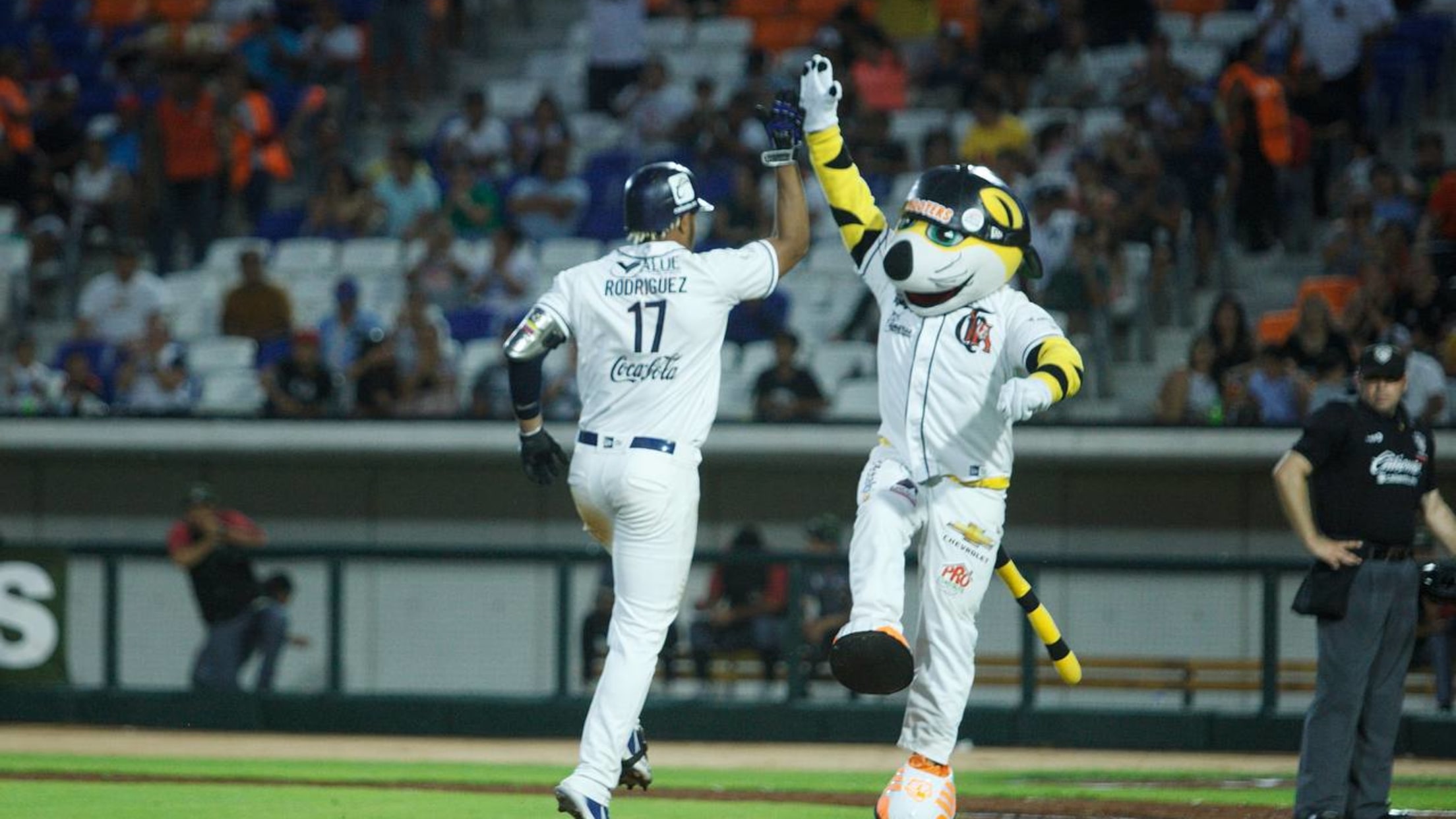 Tigres: Reynaldo Rodríguez sigue encendido y le da la victoria a los ...