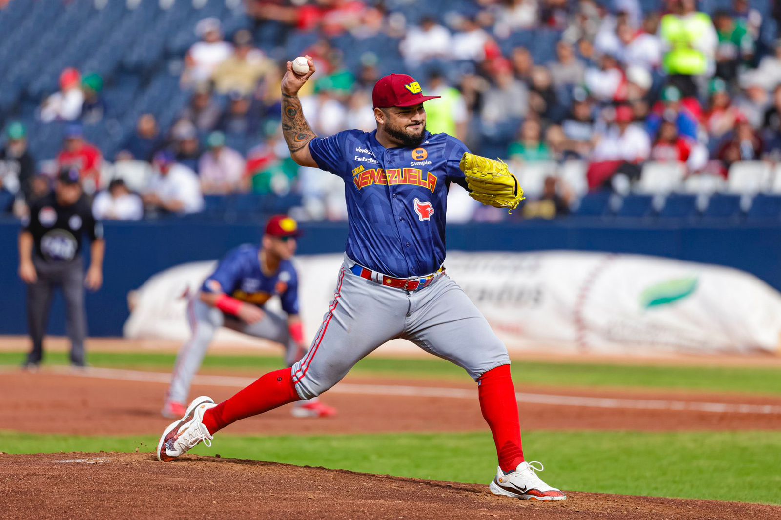 Max Castillo refuerza el pitcheo Dorado