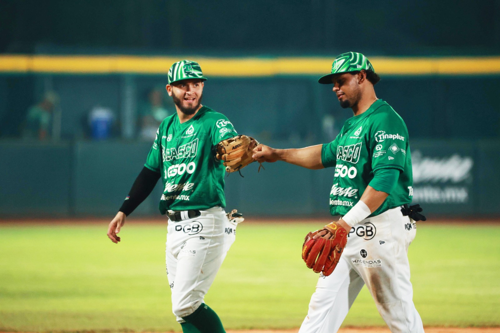 Primer triunfo de Jeff Kinley adelanta a Olmecas