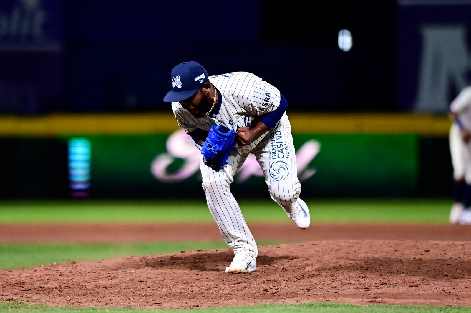 Para Acereros la serie ante Sultanes