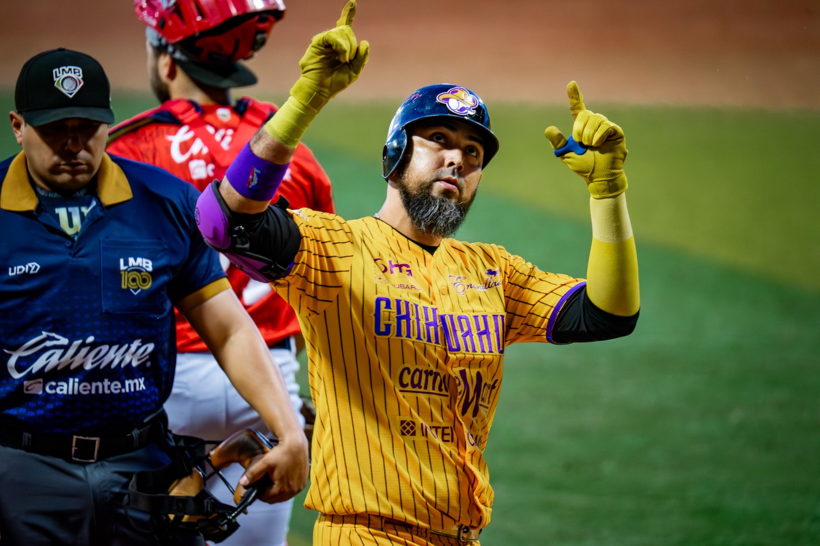 Dorados vencen a Caliente en explosión ofensiva