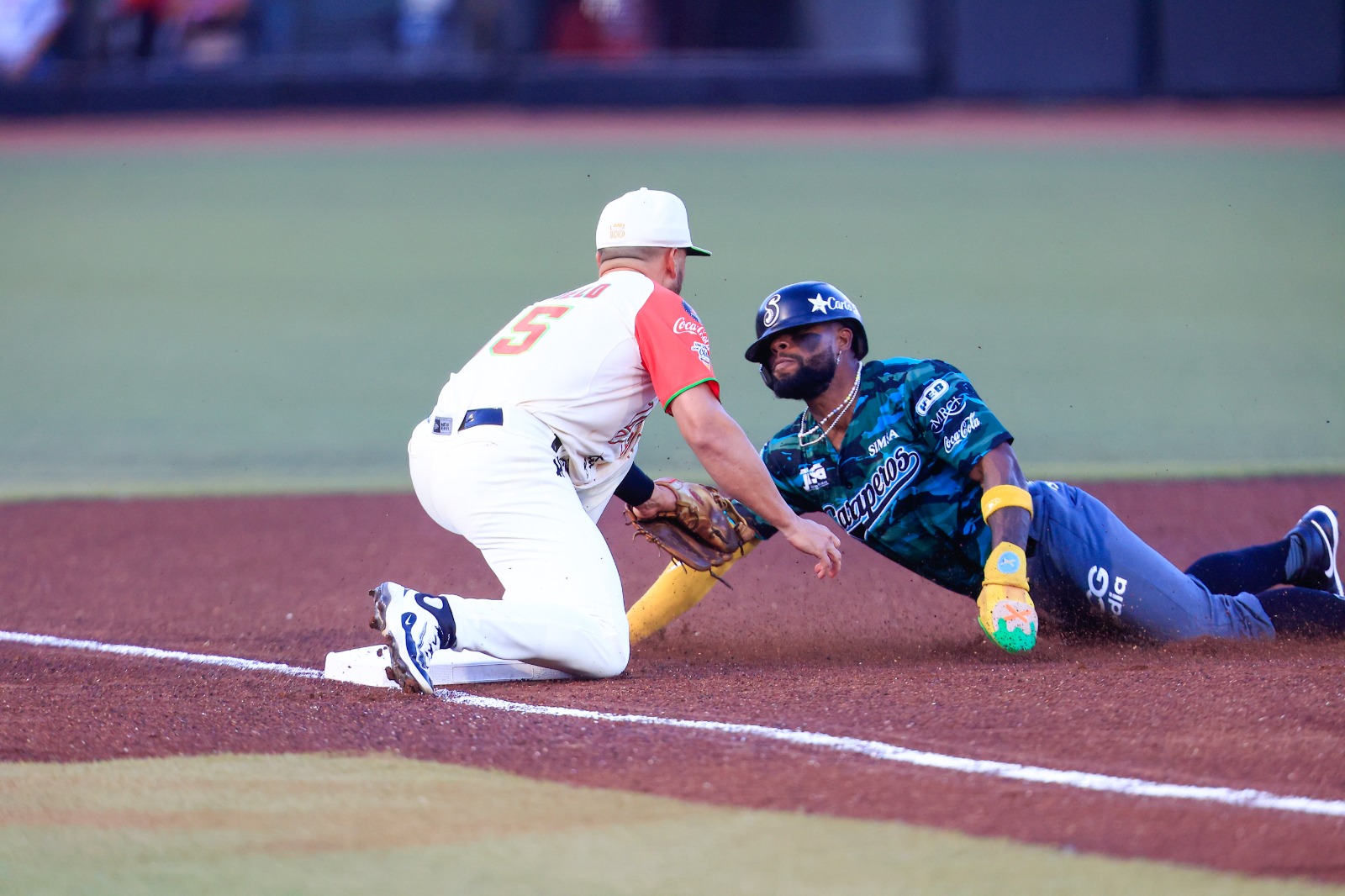 Cae Toros ante Saraperos en once entradas