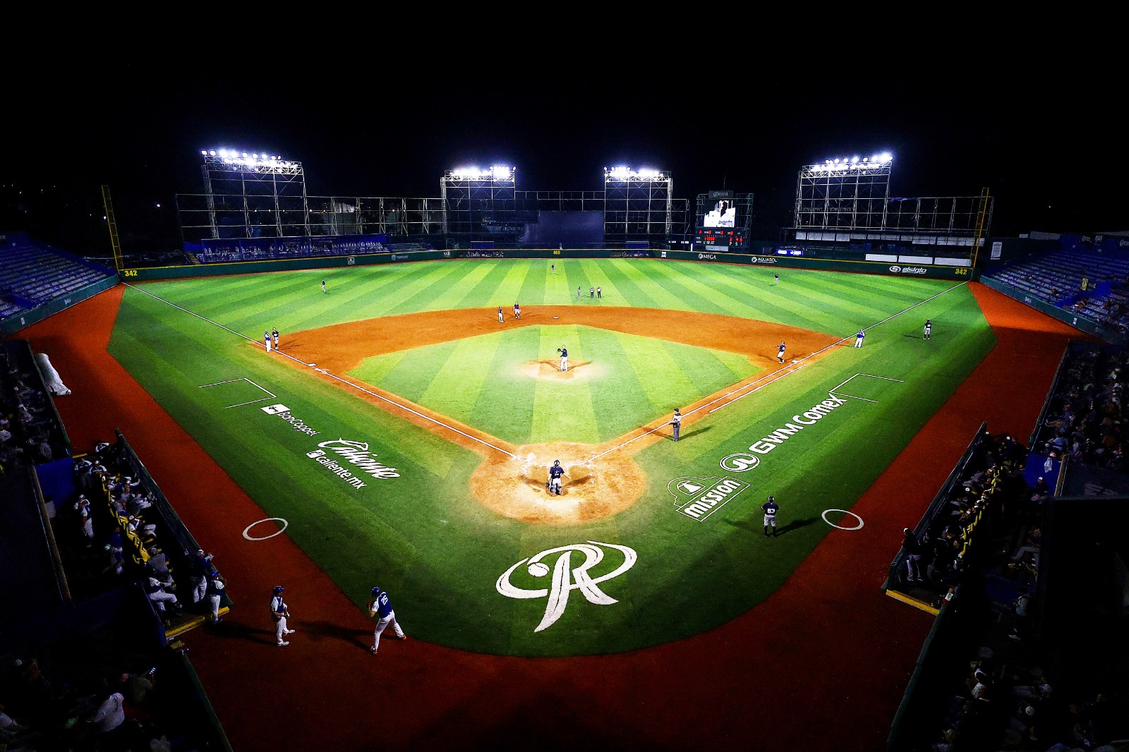 El Estadio Alberto Romo Chávez rinde homenaje a un personaje clave en ...